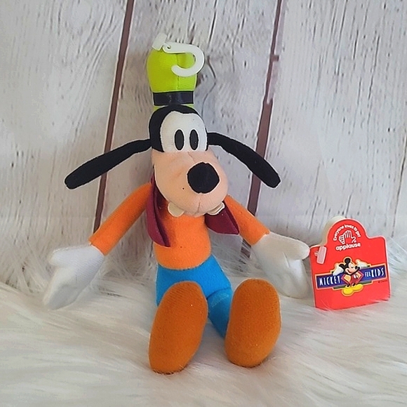 Disney | Toys | Applause Disney Classic Bean Filled Goofy Stuffed ...